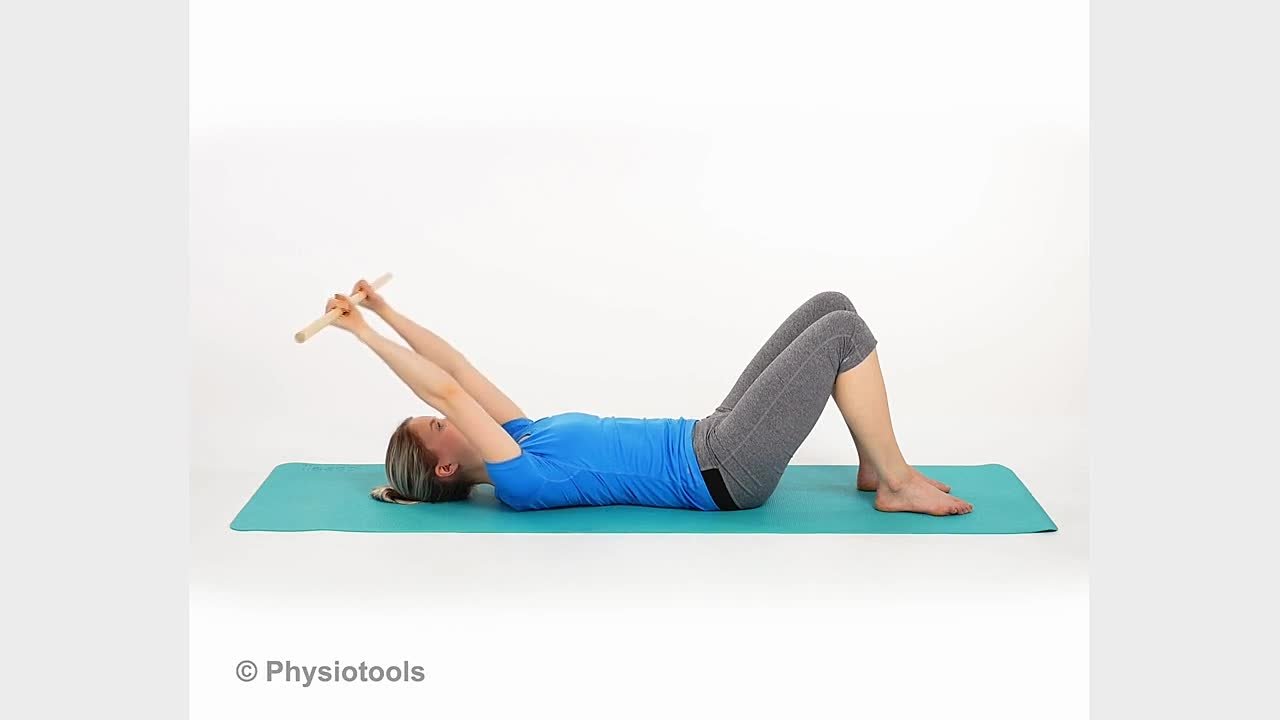 Сгибание плеча палкой в положении лежа на спине